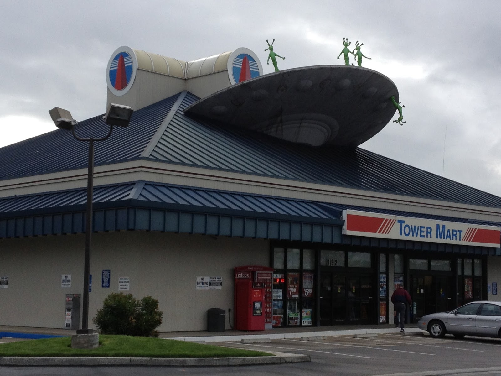 Christie's California Adventure: UFO and Aliens