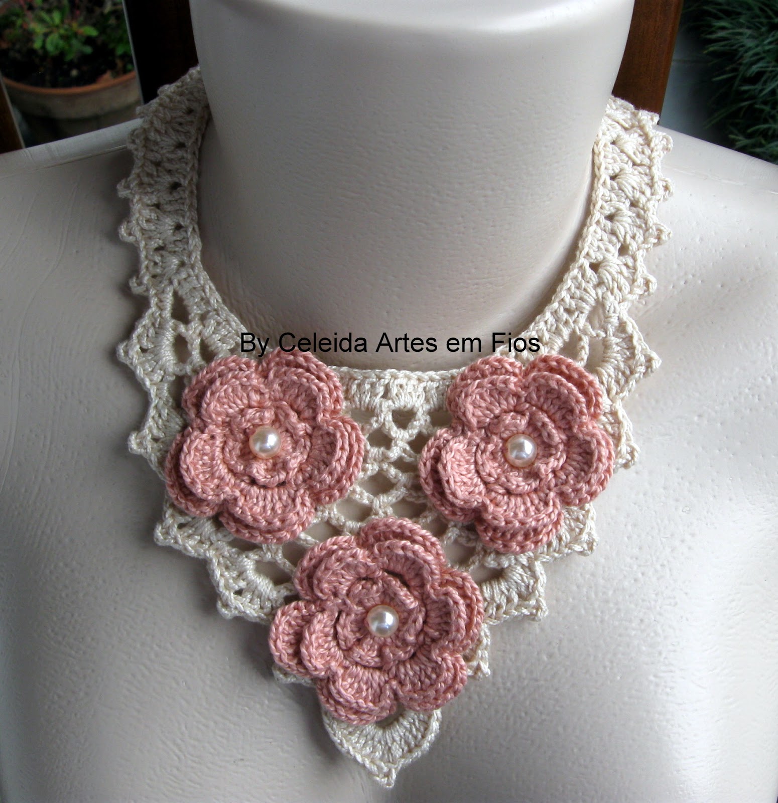 Celeida Ribeiro: Colar em crochê!
