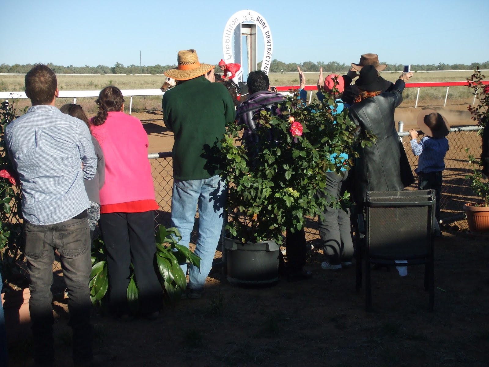 dkshopgirl: McKinlay Races - Girls day out ...