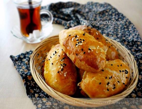 Citra's Home Diary: Peynirli Poğaça (Turkish pastry with cheese filling)