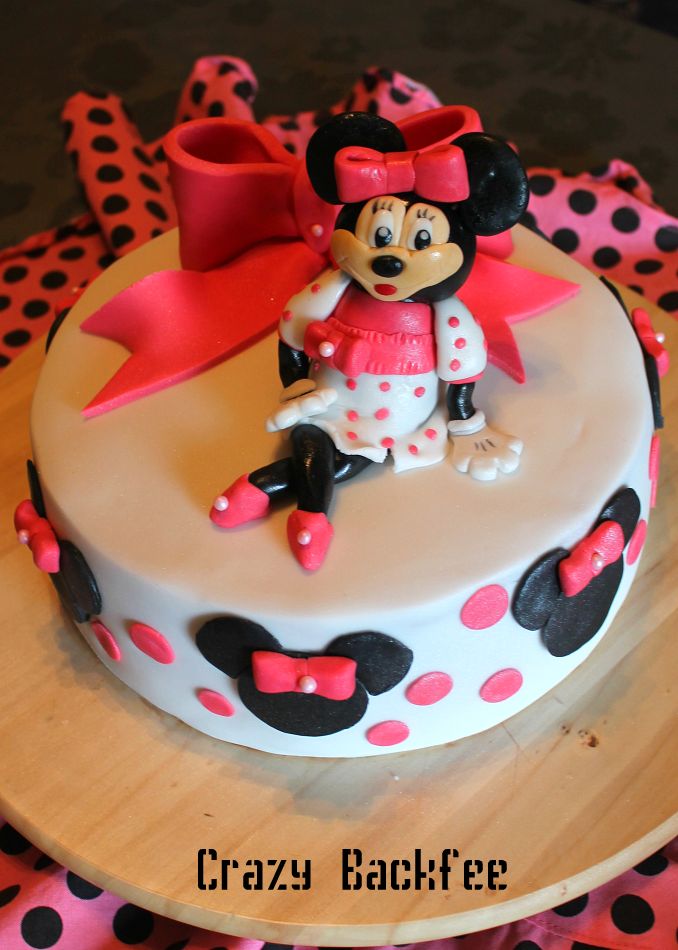 Crazy BackNoé: Minnie Mouse Torte