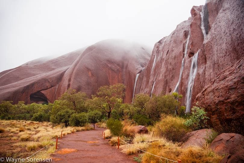 Uluru Waterfalls: Ayers Rock Fall
