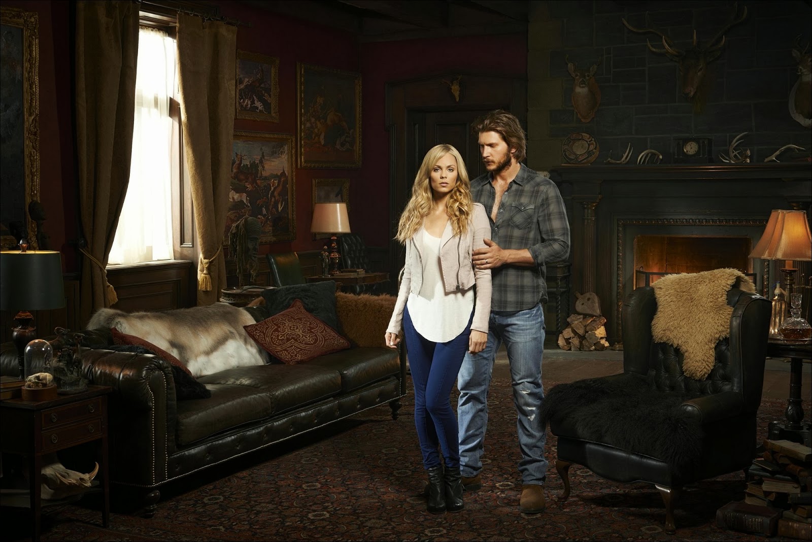 Laura Vandervoort: Other New Promotional Images of Bitten