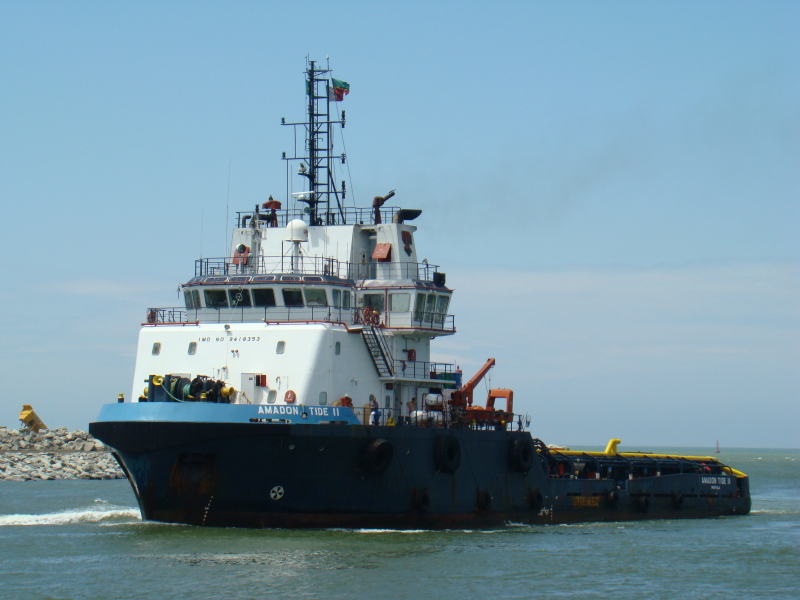 NAVIOS AHTS E PSV DO PORTO DE MACAE-RJ-BRASIL (IMBETIBA) E (FUTURO ...