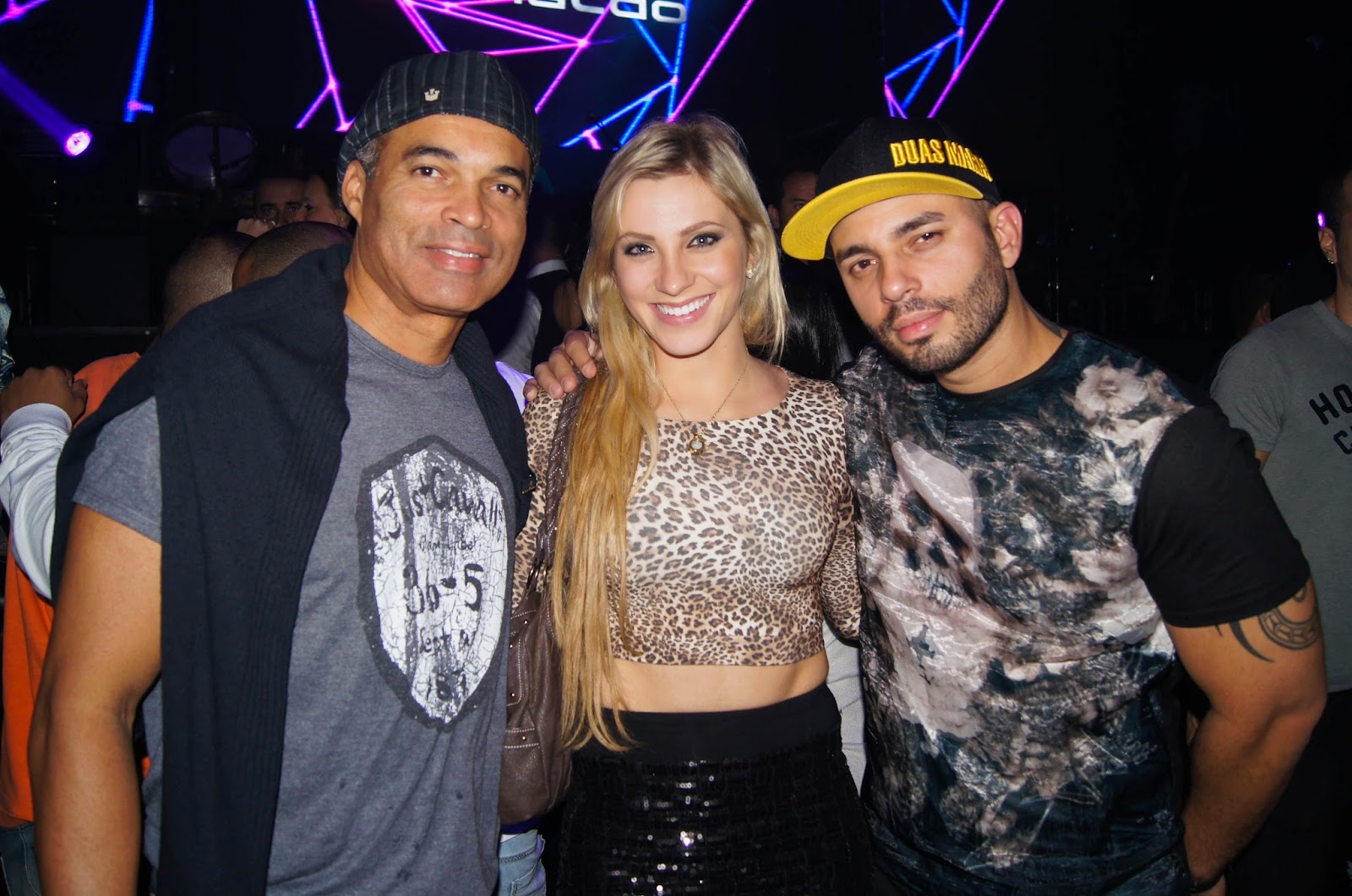 Famosos se reúnem em aniversário de assessor - Jornal do Estado MS