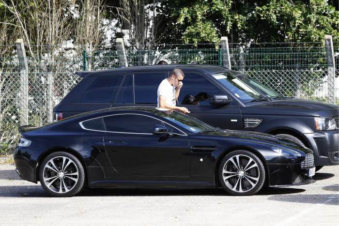 Nouvelles images de voiture joueurs de paris saint germain / New images ...