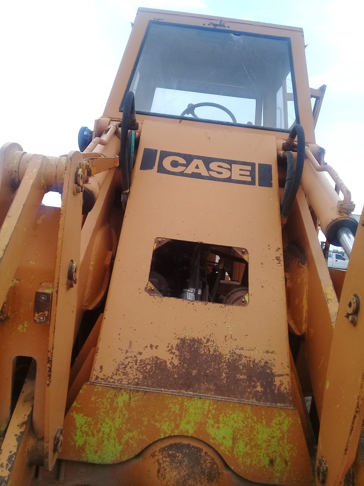 MAQUINARIA AGRICOLA INDUSTRIAL: Trascavo Case W26B $18,000 Dlls.