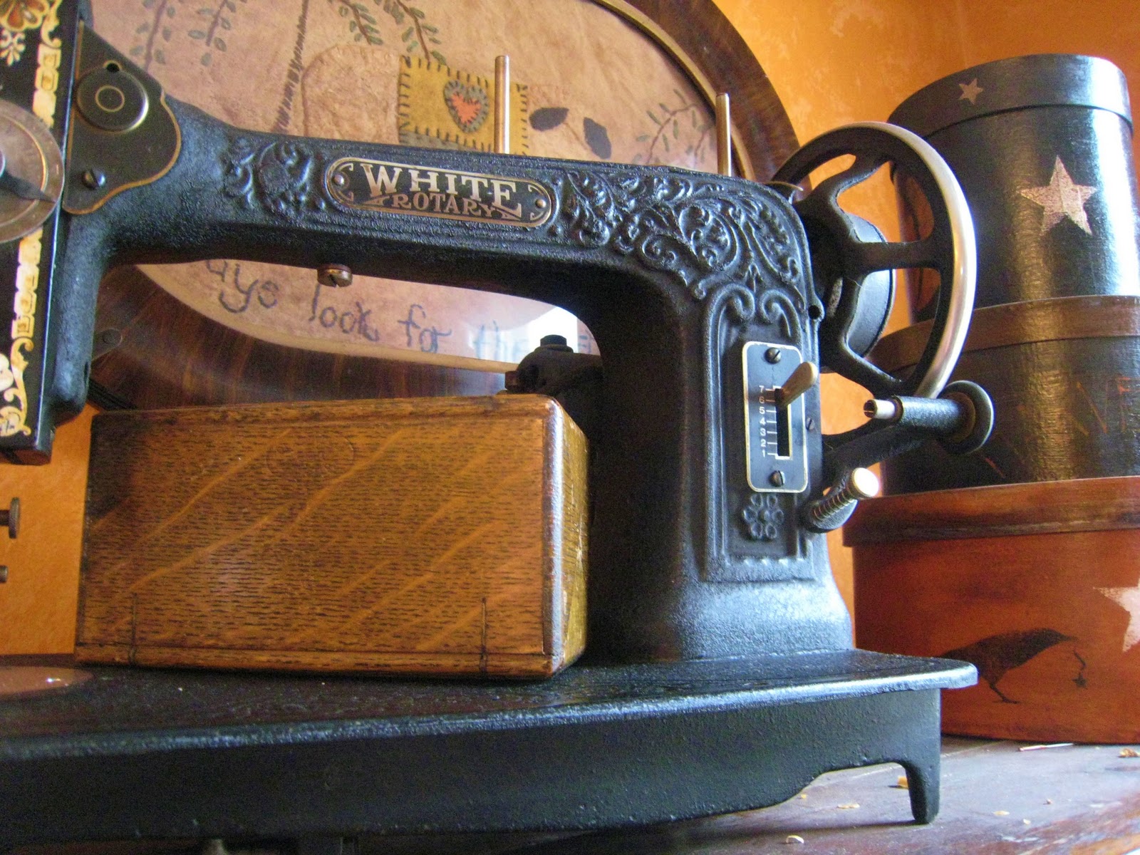 The Vintage Seamstress: The OTHER Vintage Sewing Machine...WHITE...
