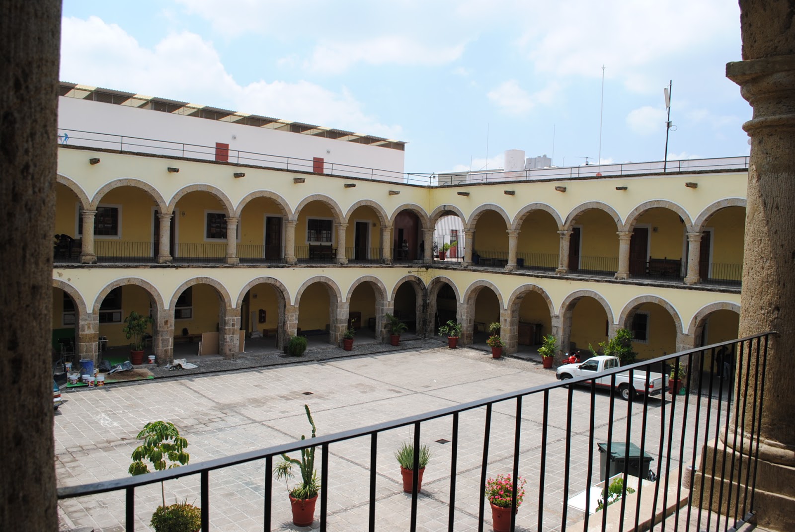 CUAAD U.DE.G: estancia en el campus