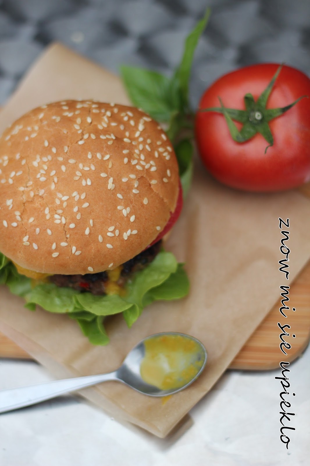 Znów mi się upiekło: Zdrowy fast food. Domowe hamburgery.