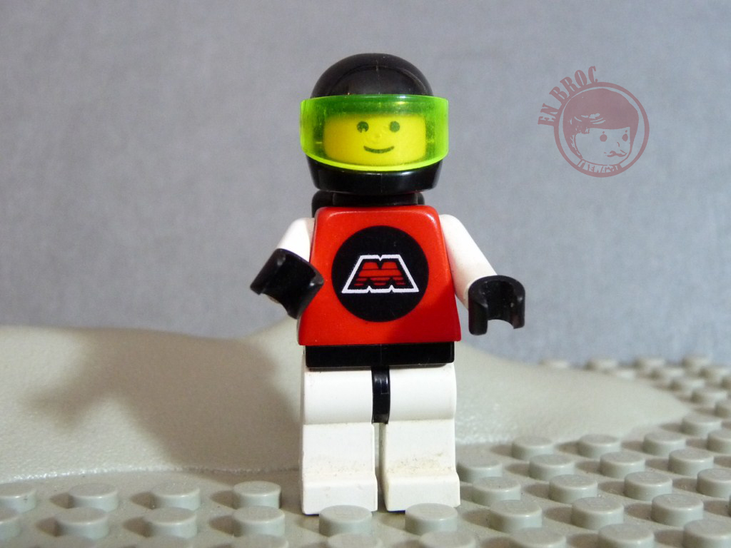 en-broc: Lego 6811 : Pulsar charger, M-Tron, 1990