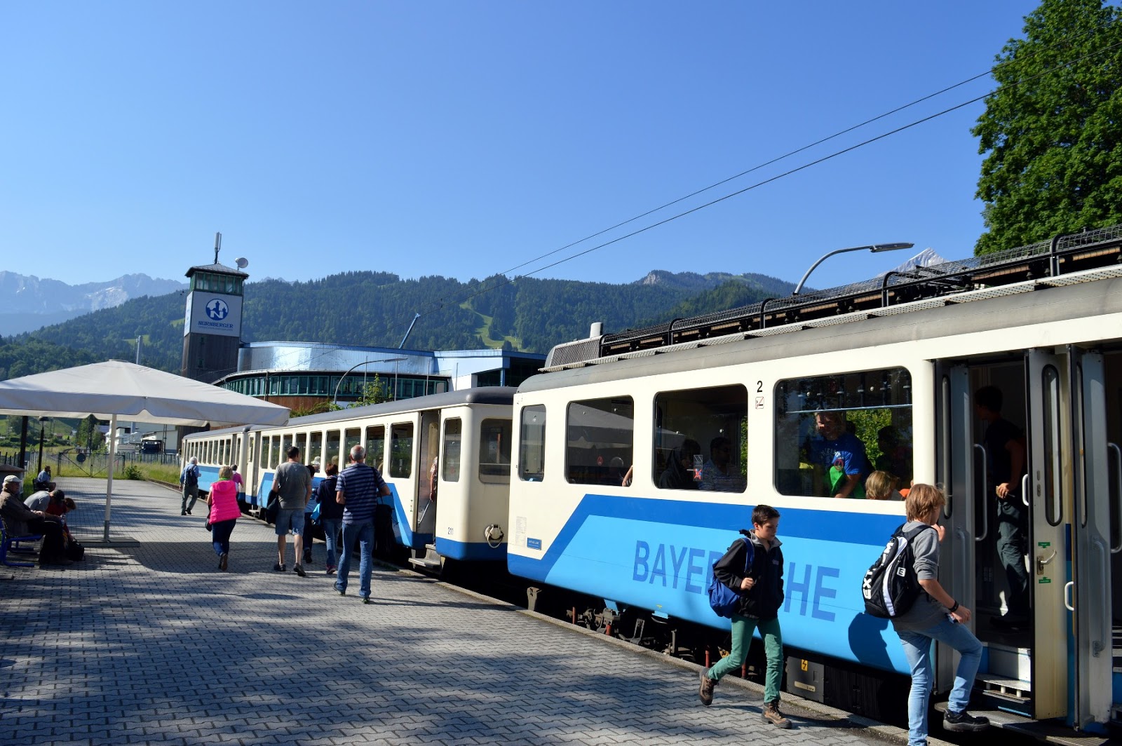 Tour dello Zugspitze: emozioni alpine sul tetto della Germania ...