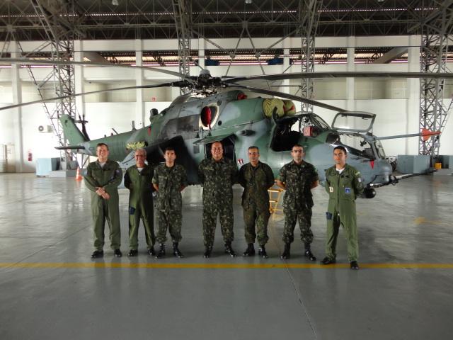 EXÉRCITO CONHECE O AH-2 SABRE DA FAB ANTES DE ADQUIRIR NOVOS ...