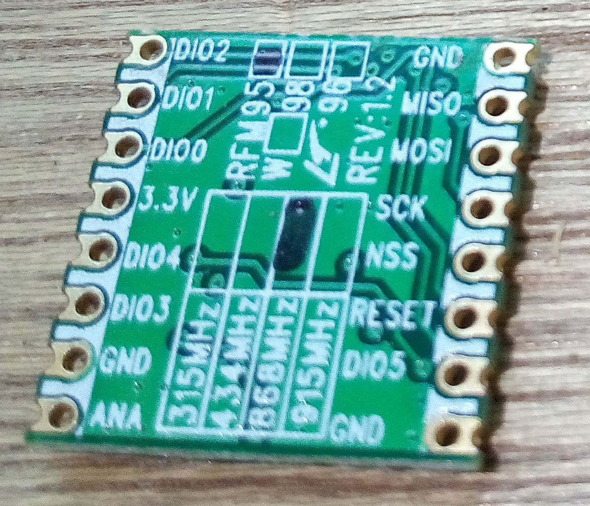 The Jeronimus.Net blog: Lora RFM95 breadboard friendly