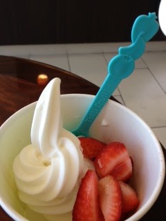 Fro-Yo Girl Speaks: October 2012