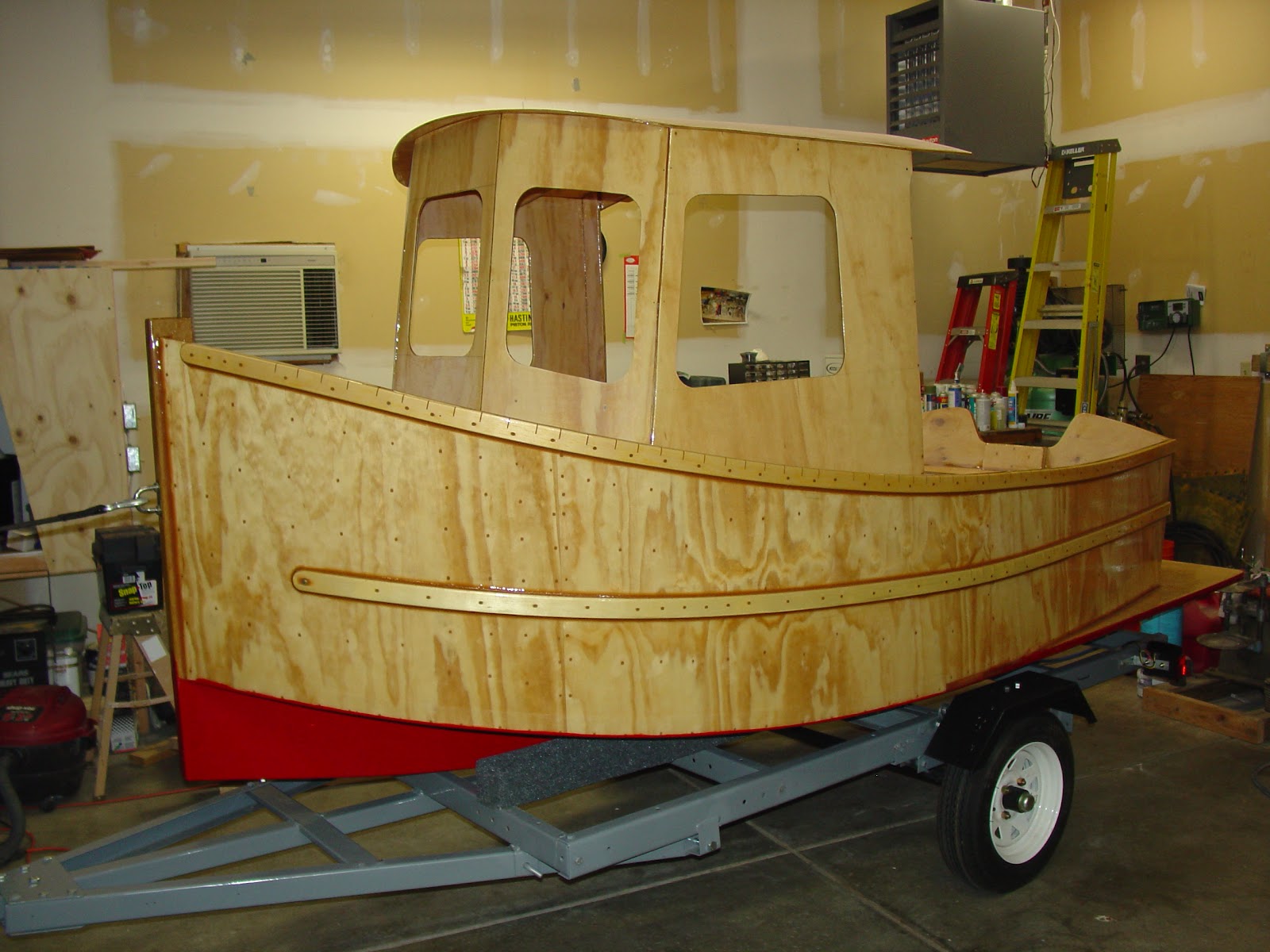 Todd's Mini-Tug Boat Building Journal: Boat Put on Trailer
