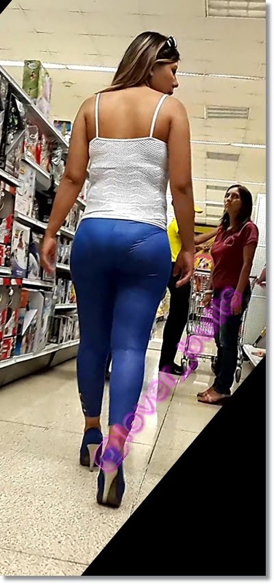 Chava Marcando Calzon En Leggins Mujeres Bellas En La Calle