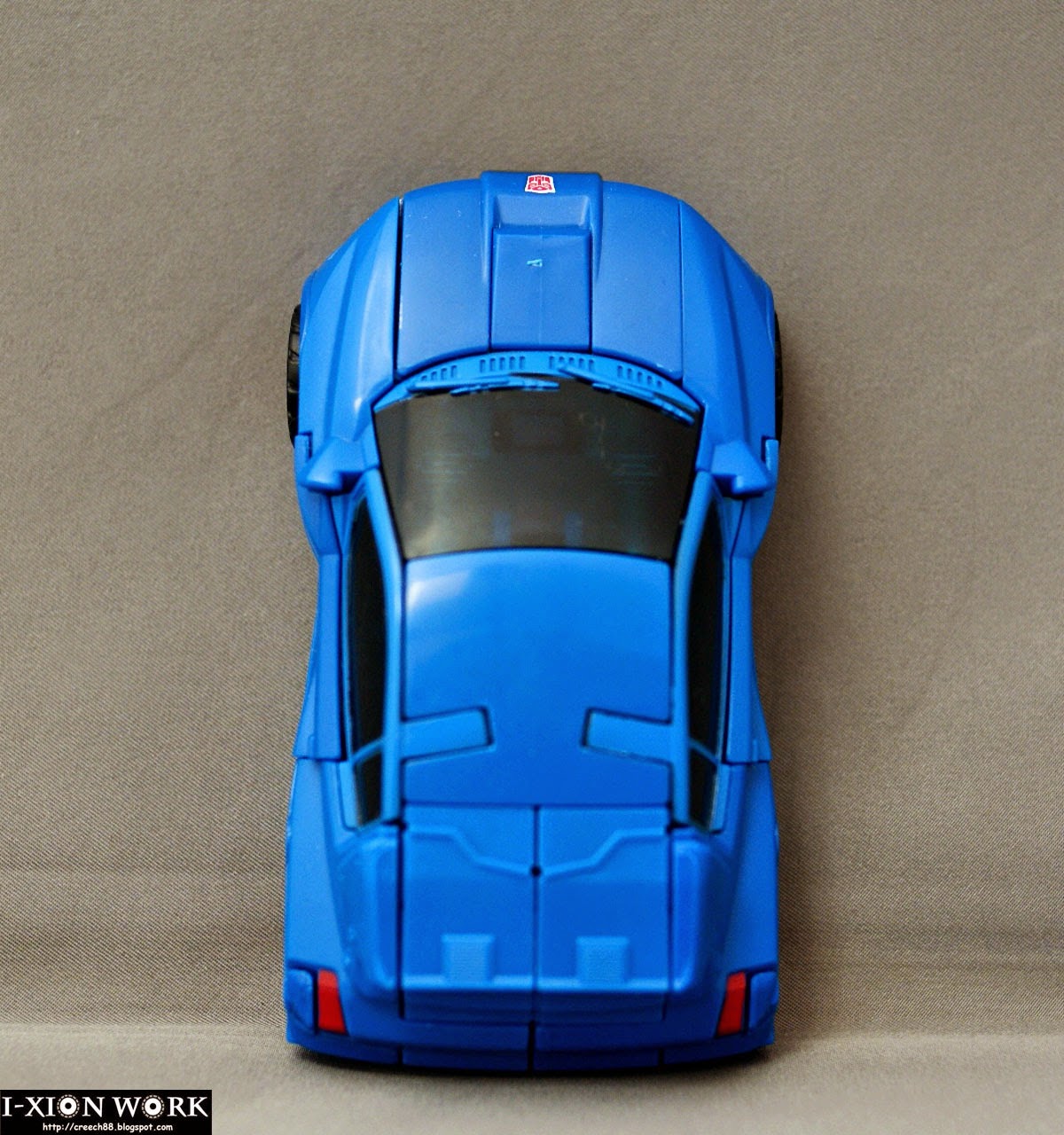一眼看穿: Transformers Generations Thrilling 30 - Skids 剎車