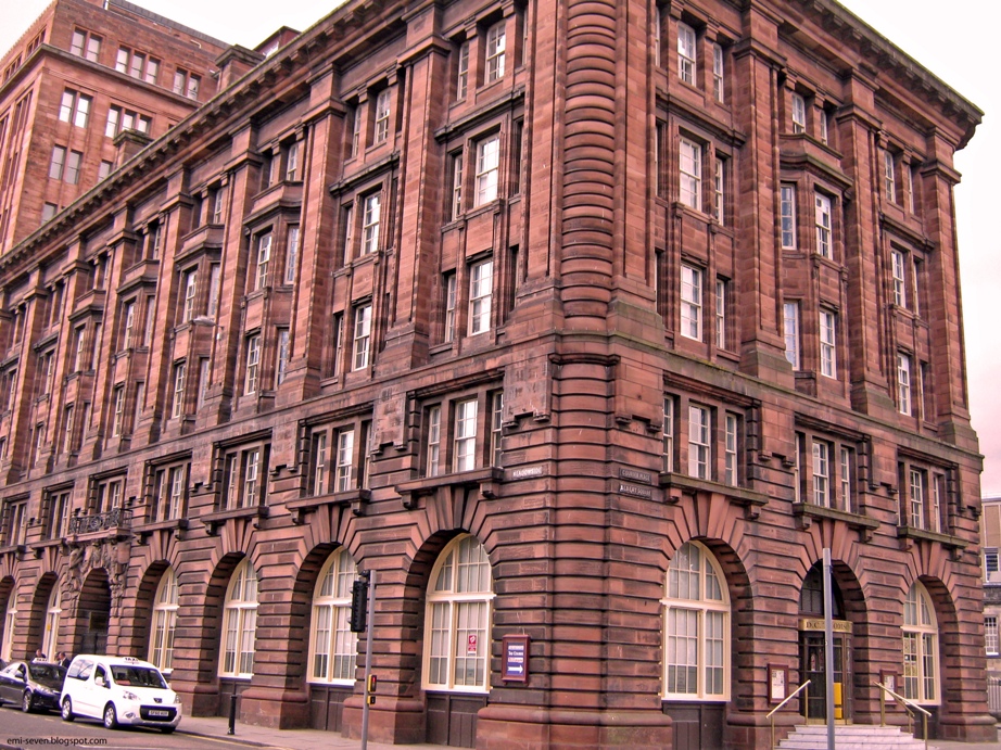 Emi Seven - Photography & Notes: Dundee, Scotland