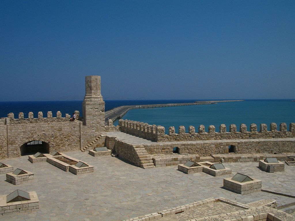 TU I ÓWDZIE: IRAKLION \ HERAKLION