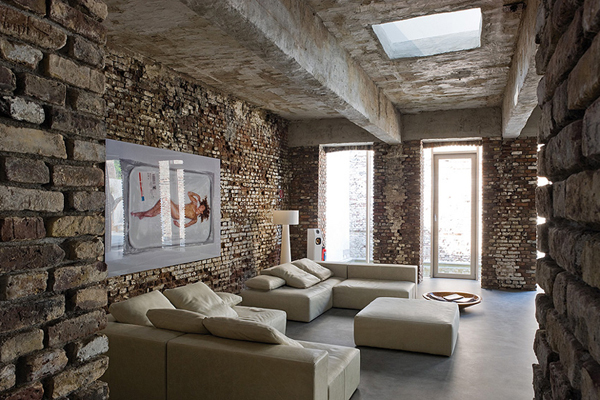 Kuki Design: Extravagant and rough interior design