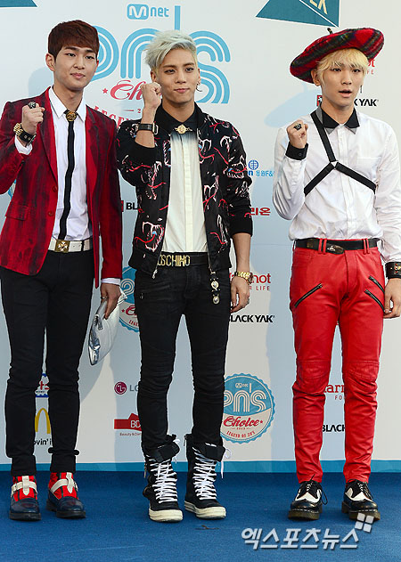 SHINee Brought Some Rainbow Goodness To The MNET's 2013 20's Choice ...