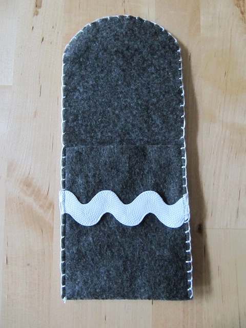 Sew Many Ways...: Fabric Pouch With Blanket Stitch Tutorial...