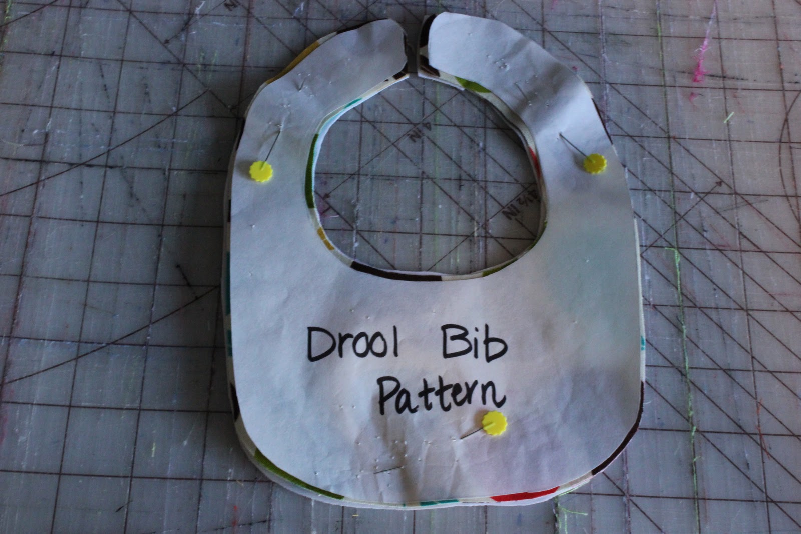 growgiggles: Drool Bib Tutorial + Pattern
