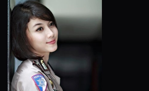 12 Model Rambut Polwan Bob Terbaik dan Terbaru 2017