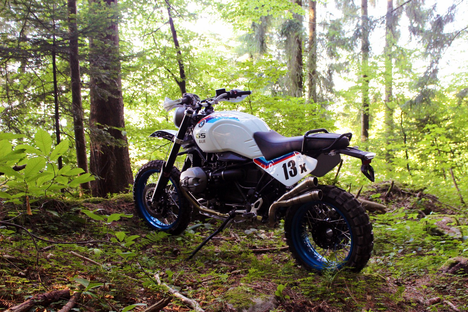 From Digital to Real | BMW R 1200 "BAJA" - RocketGarage - Cafe Racer ...