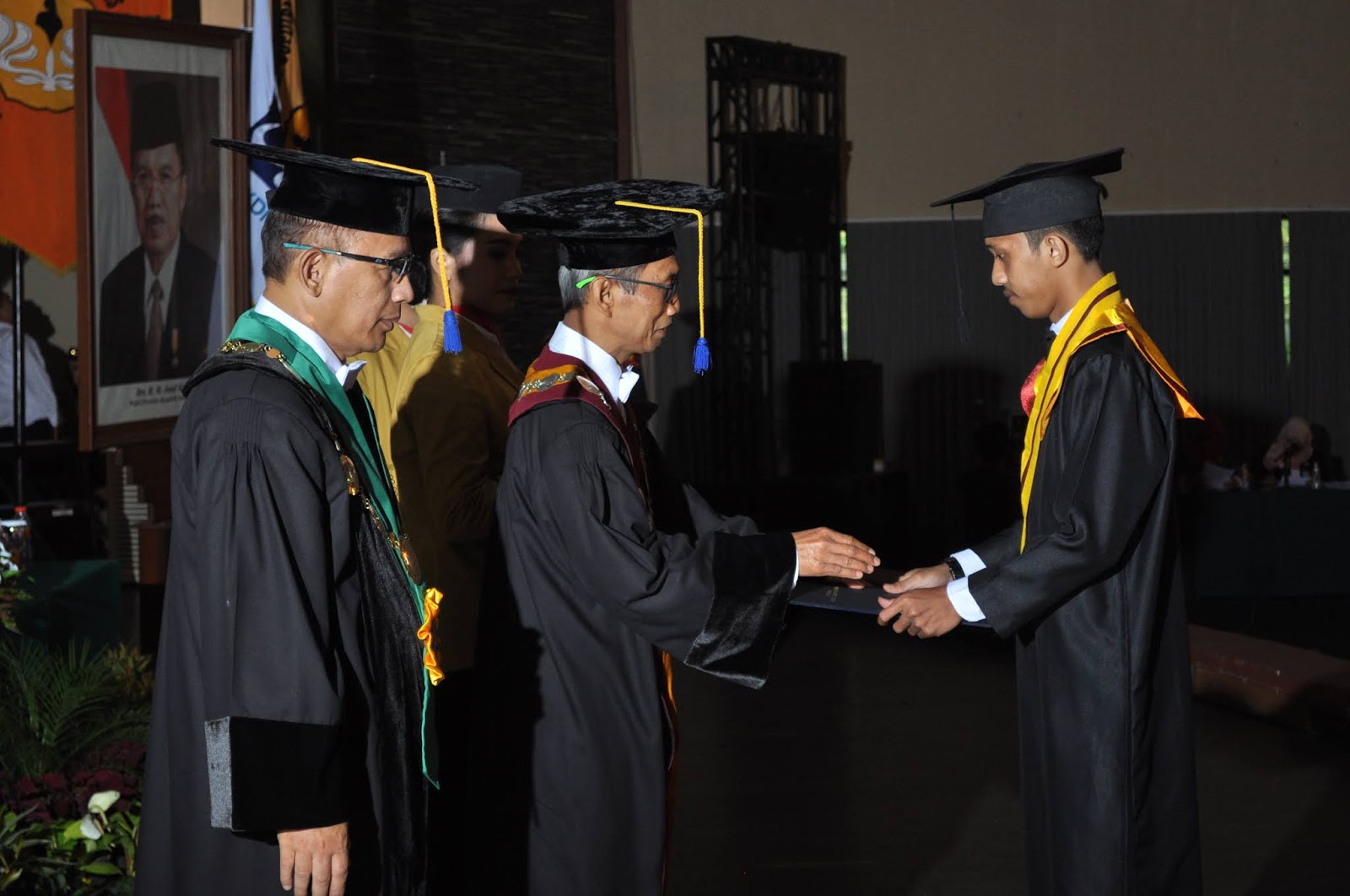 Foto Wisuda ke-130 MIPA UNSOED ~ Ginanjar Widodo a.k.a Iezel Lee