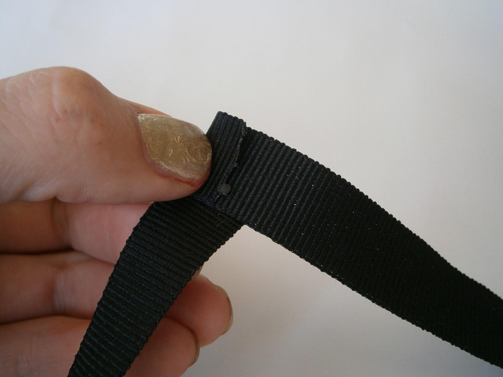 Mlle.Brico: DIY | Accordion Ribbon Necklace