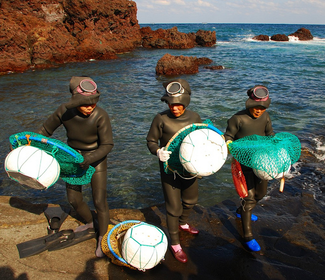 Haenyo – The Indomitable Diving Grandmas of Jeju Island ~ Kuriositas