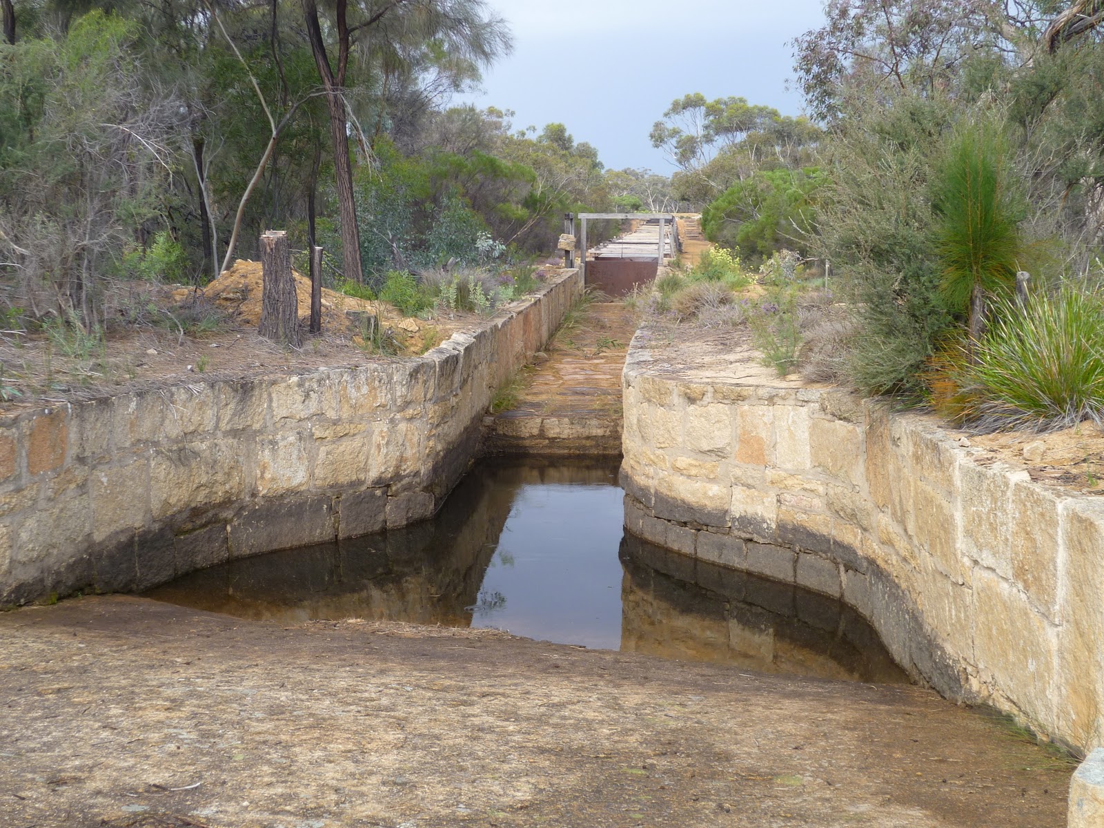 The Dart Aussie Adventure: Camping at Karalee Rocks 22 - 24 October 2011