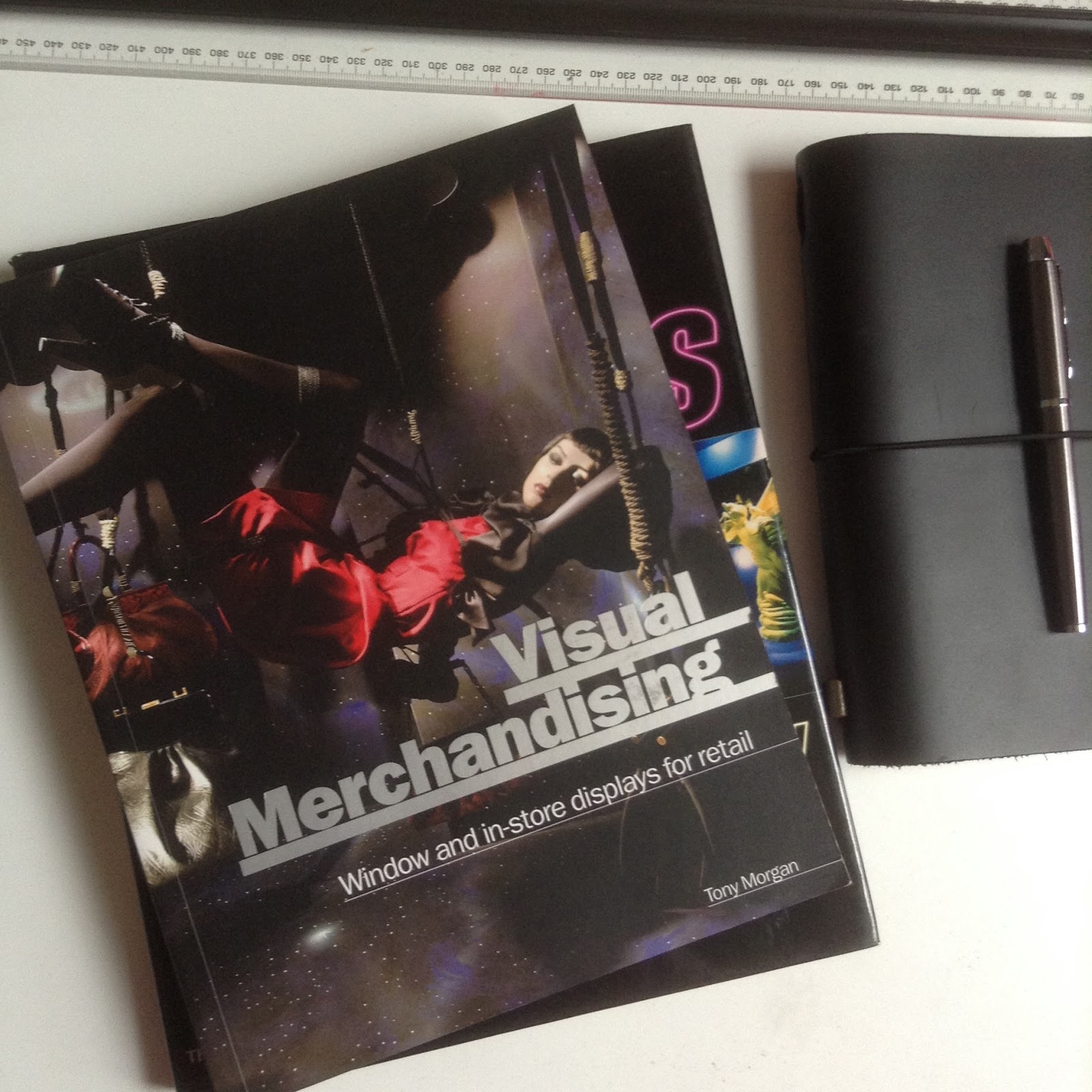 Visual Merchandising 101: Whats In My Book Case.