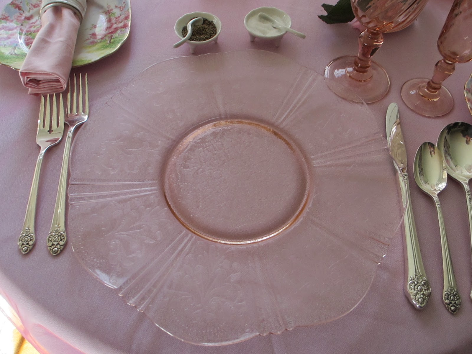 Table for One: Pretty in Pink Depression Glass Table