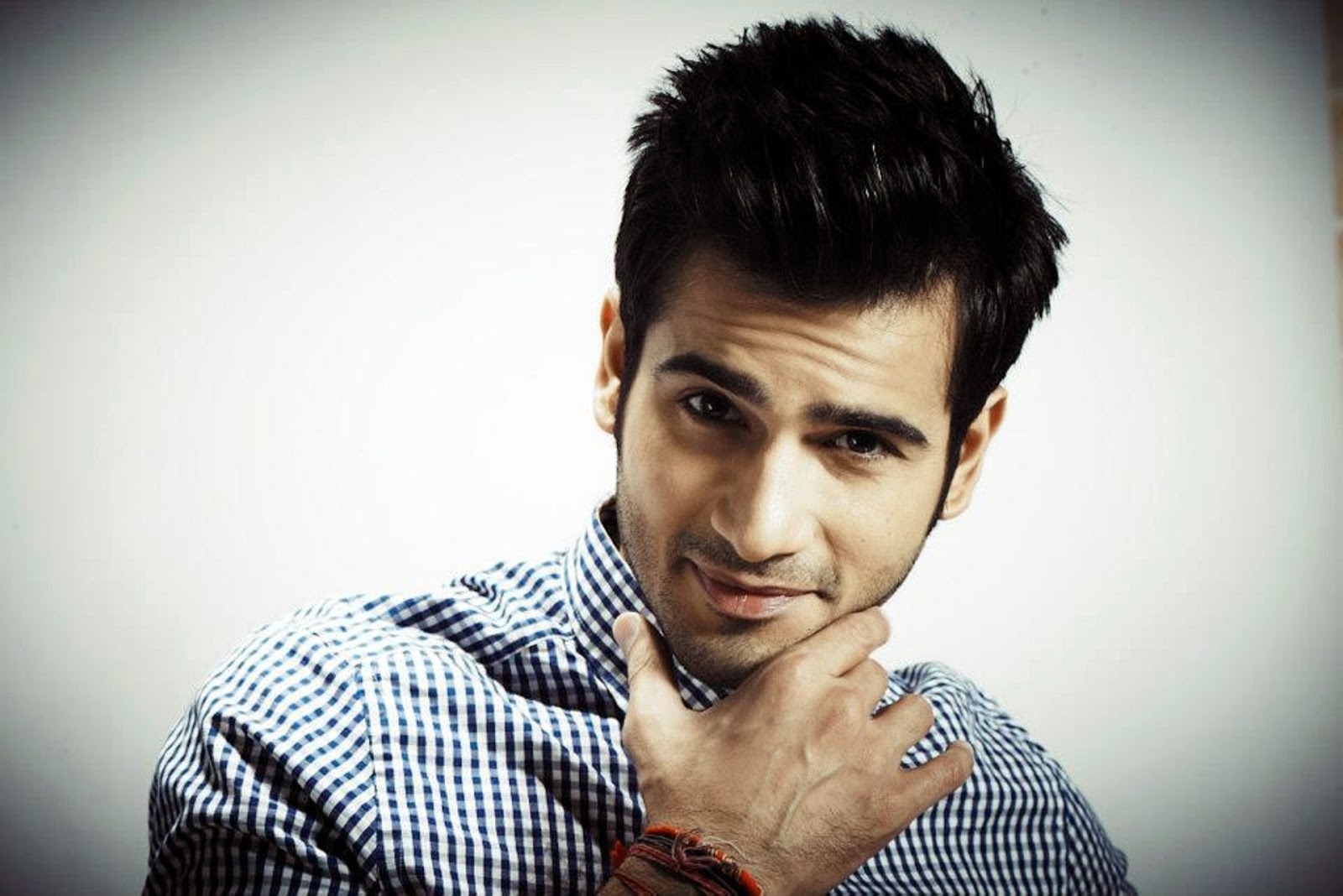 free stars wallpaper: Karan Tacker HD Wallpaper