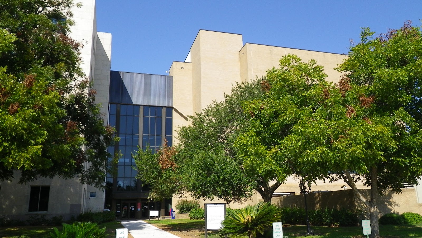 Texas Courthouse Tour: 9/10 - 9/11/11: Columbus, Wharton, Bay City ...