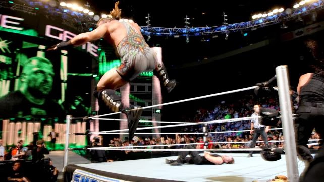 WWE In live!!!!: 11-ON-3 HANDICAP GAUNTLET MATCH