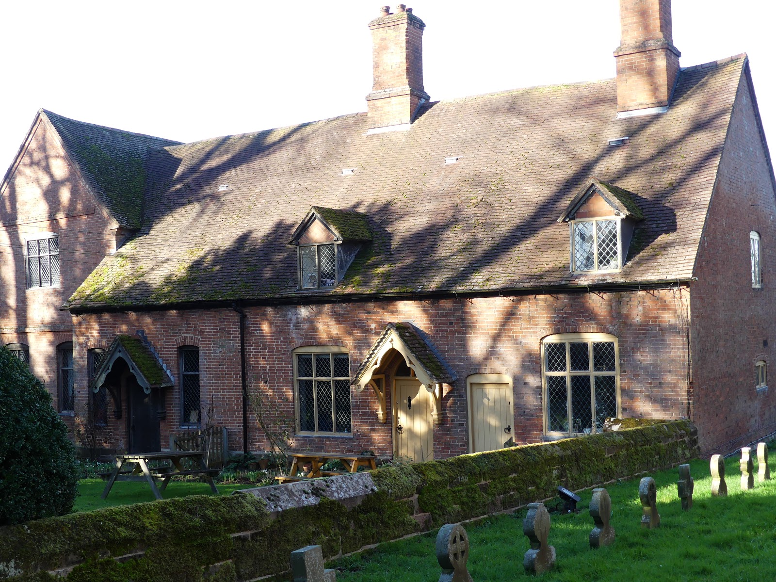 Ragged Robin's Nature Notes: Snowdrops at St Mary's Temple Balsall