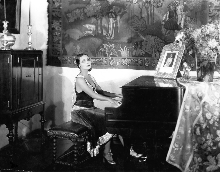 It's The Pictures That Got Small ...: June 2012