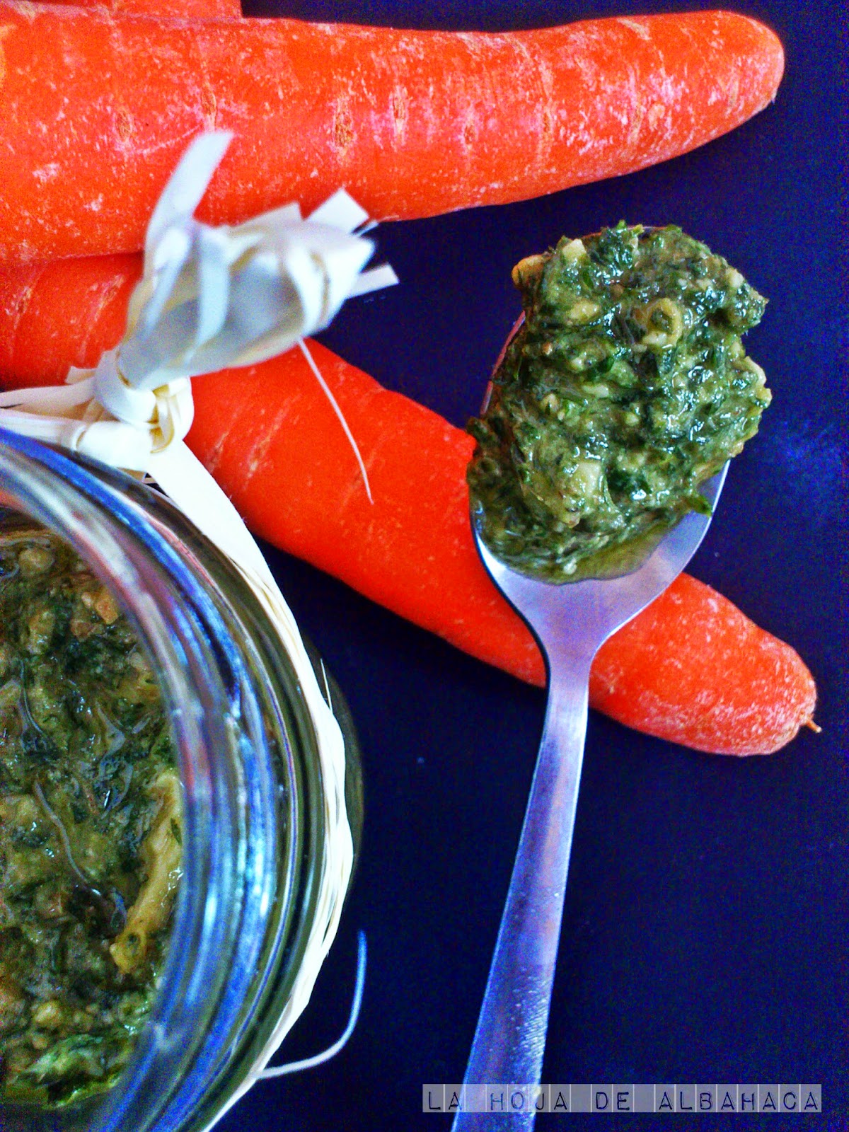 Pesto de hojas de zanahoria - Pesto di barba di carote / La Hoja de ...