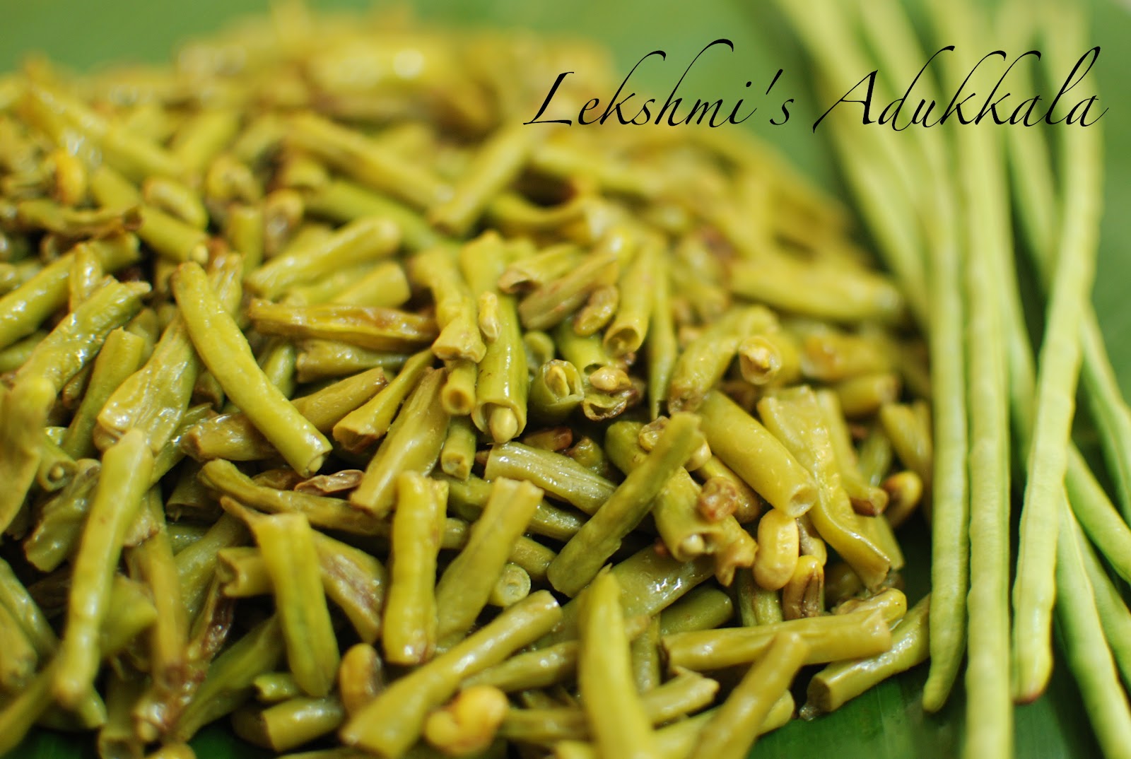 Lekshmi's Adukkala: Achinga Payar Mezhukkupuratti / Long Beans Stir Fry