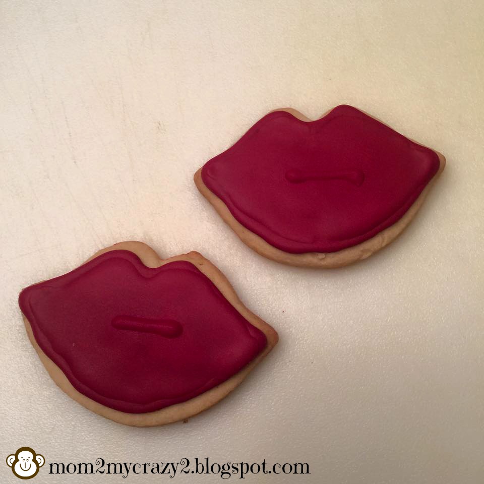 Running away? I'll help you pack.: Valentine Cookies Made ... Lips