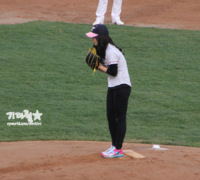 TOP5 Female Pitchers in the Korean Entertainment World (GIFs)