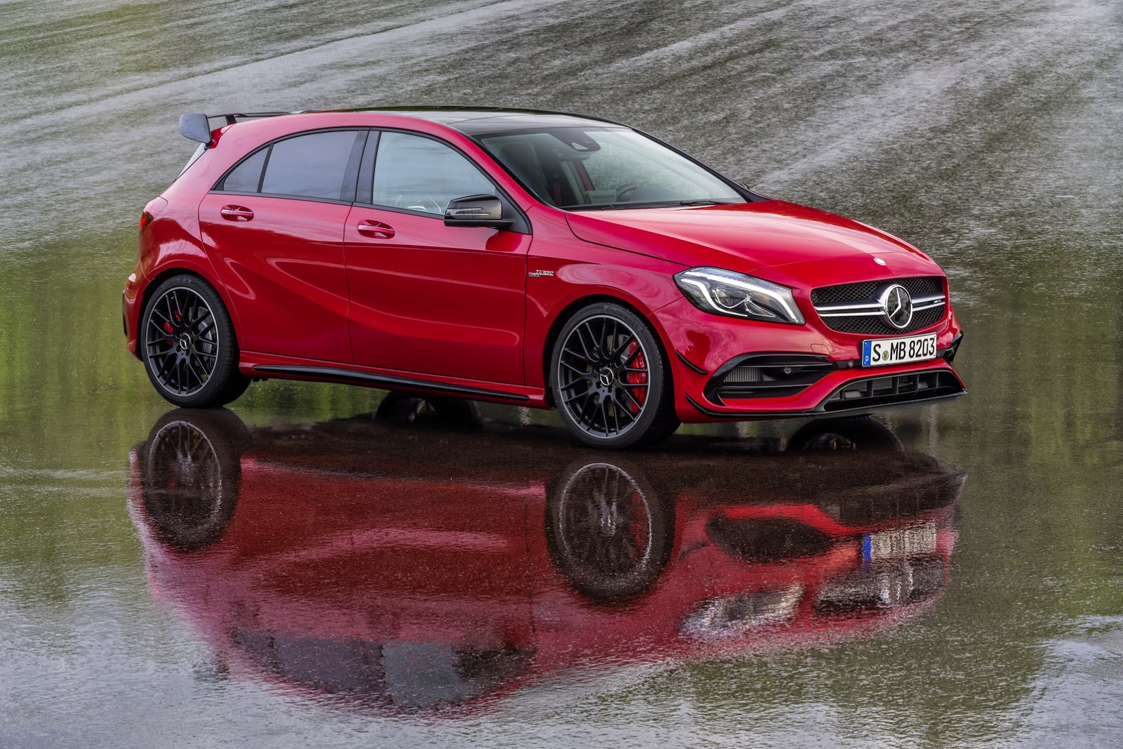 Mercedes-AMG A45 Facelift 2015 - Mercedes-Benz - Autopareri