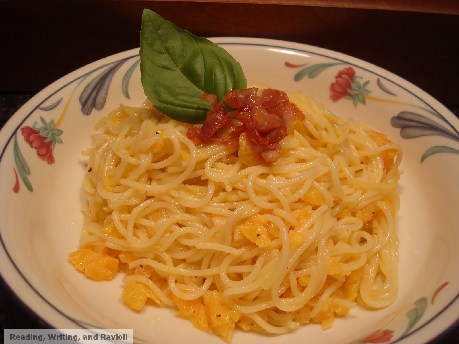 Reading, Writing, and Ravioli: Recipe: Spaghetti al Melone