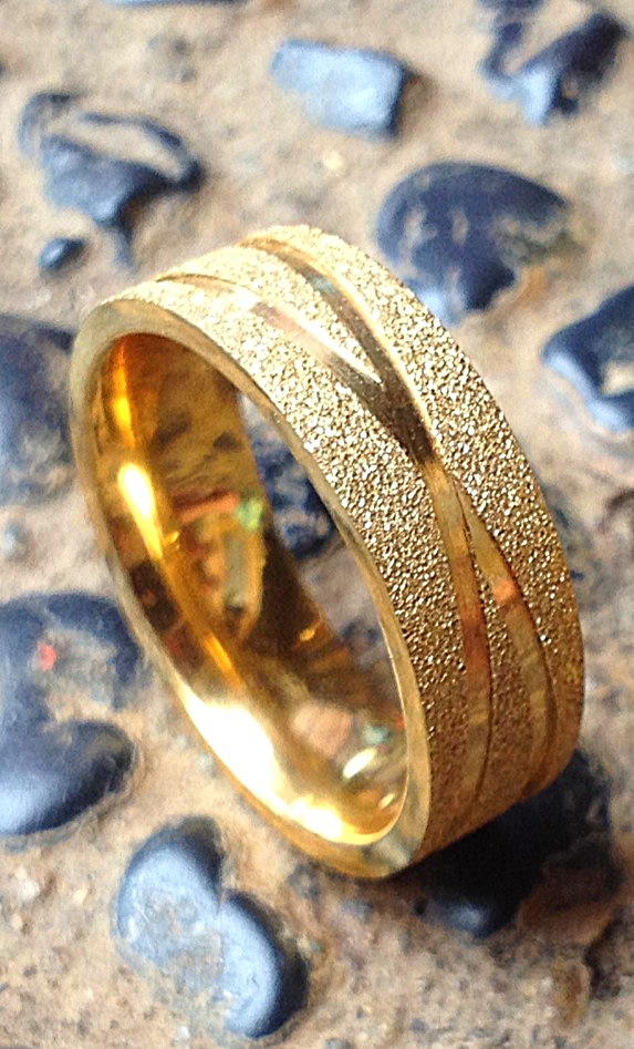 Cincin Titanium Online: March Golden Titanium Collection
