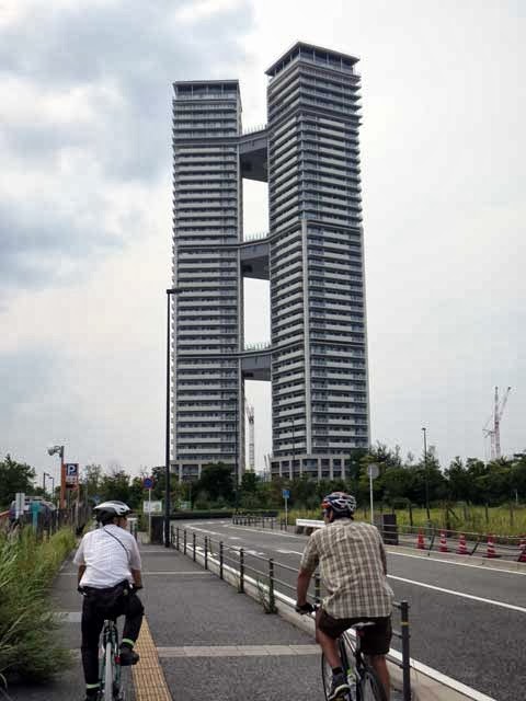 Pete and Kristina Roam: Fukuoka: A Bicycle Tour of Contemporary ...