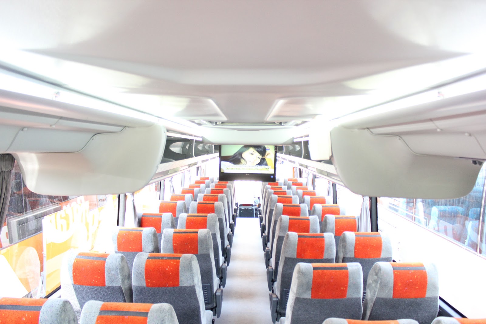BUS PARIWISATA: NEW PANORAMA 51SEAT